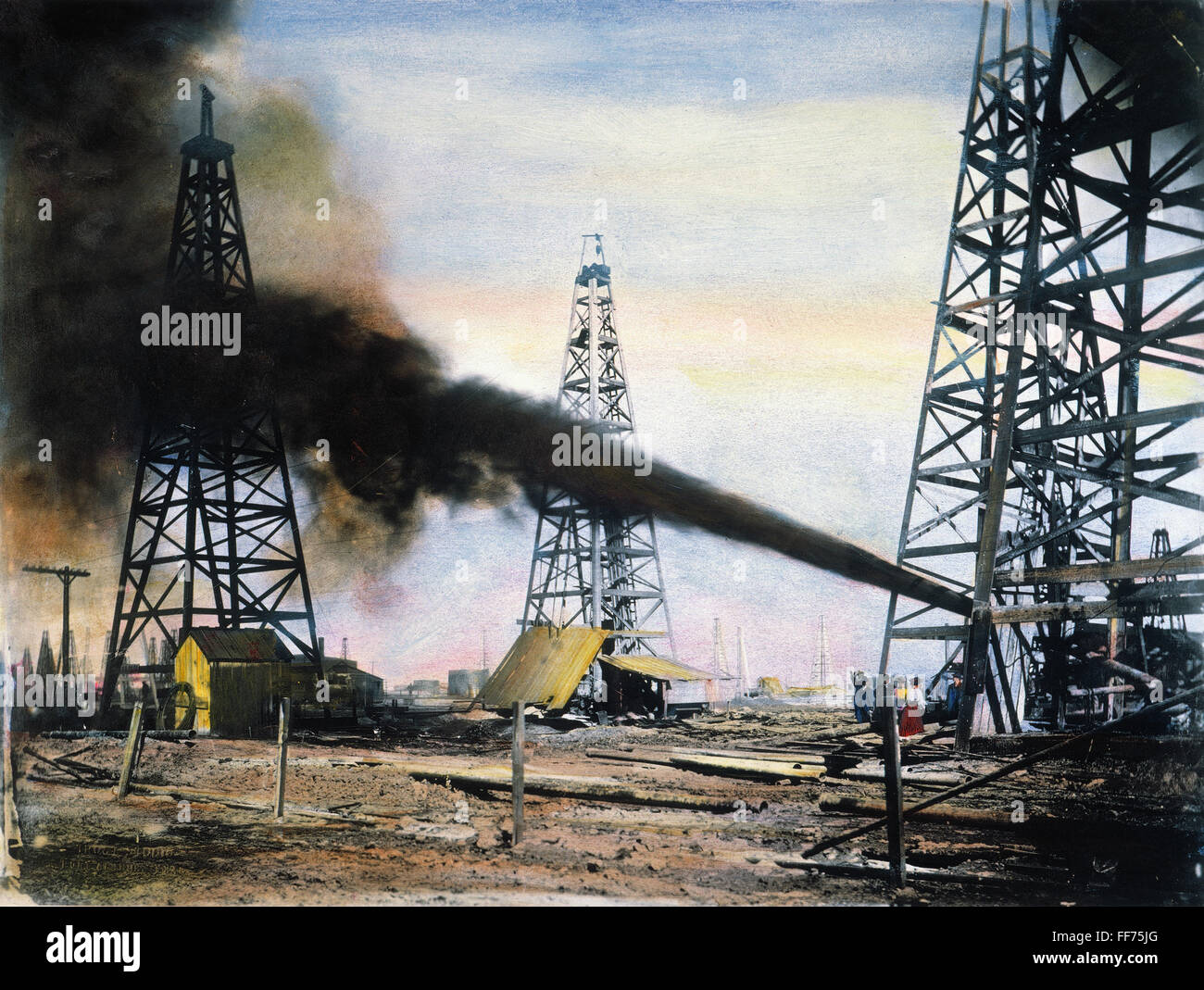 Pool of oil hi-res stock photography and images - Alamy