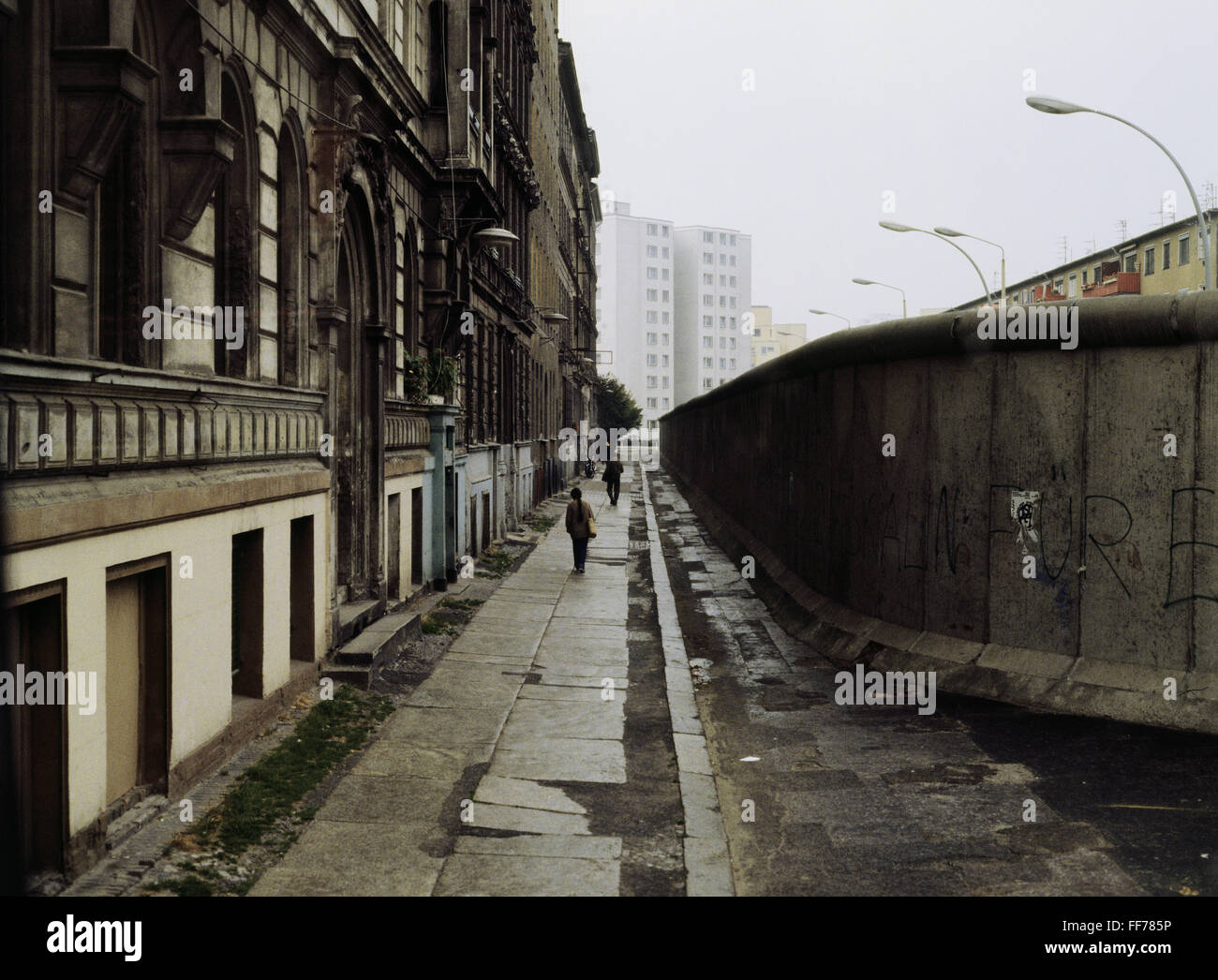 Berlin Wall 1960s Stock Photos & Berlin Wall 1960s Stock Images - Alamy