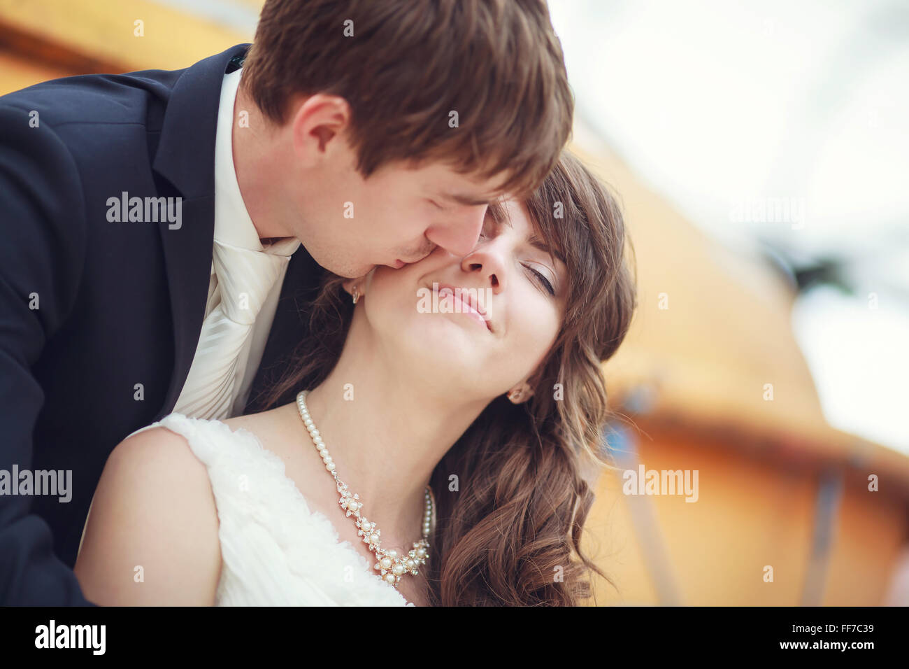Happy wedding couple smiling together hi-res stock photography and ...