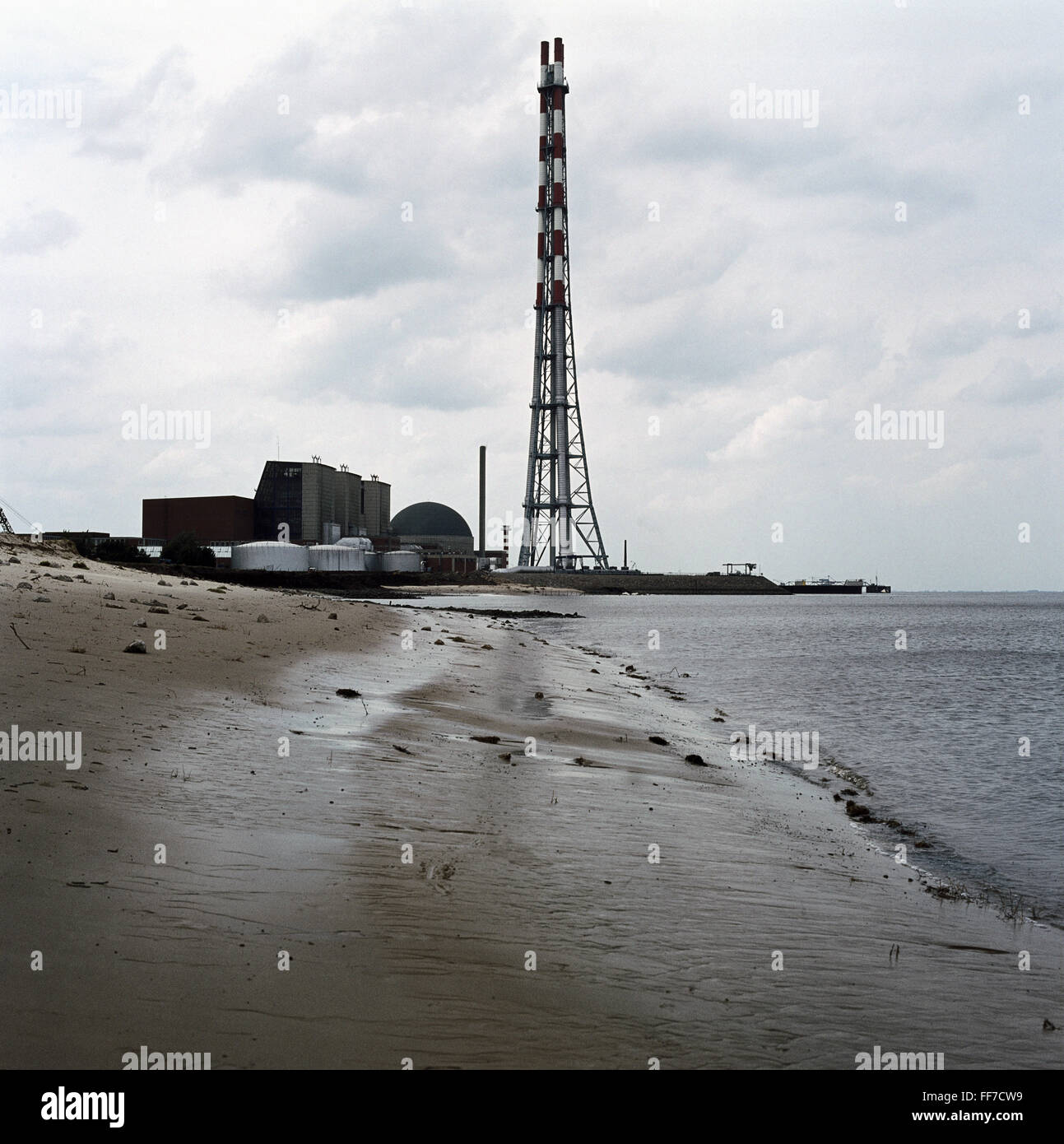 energy, nuclear power, power plant Stade, Lower Saxony, West Germany ...