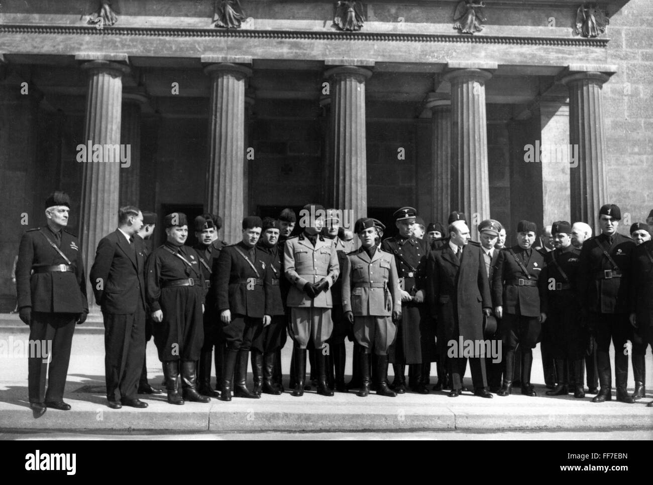 Nazism / National Socialism, politics, Axis Rome-Berlin, Italian journalist in front of of the ...