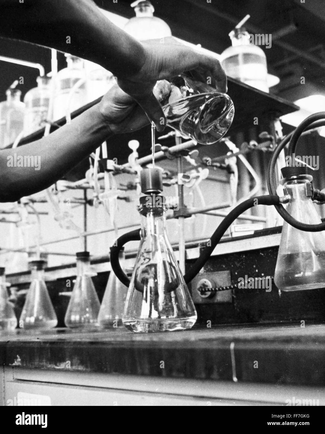 LABORATORY. /nFiltering a precipitate Stock Photo - Alamy