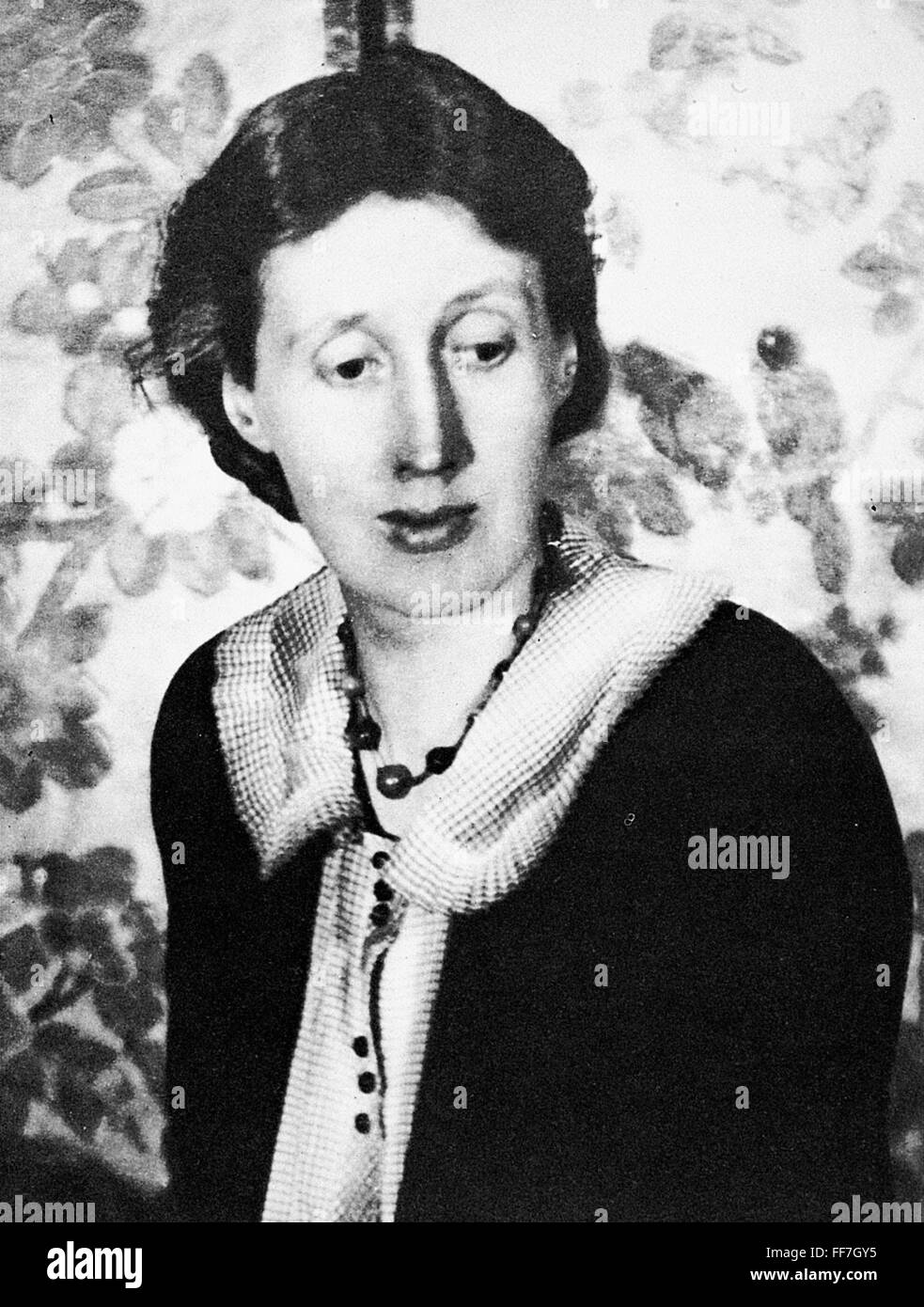VIRGINIA WOOLF (1882-1941). /nEnglish writer. Photographed c1925 Stock ...