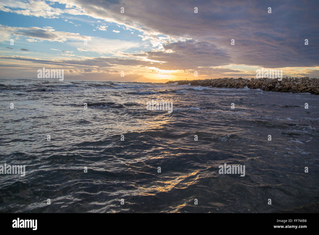 Seashore scenery hi-res stock photography and images - Alamy