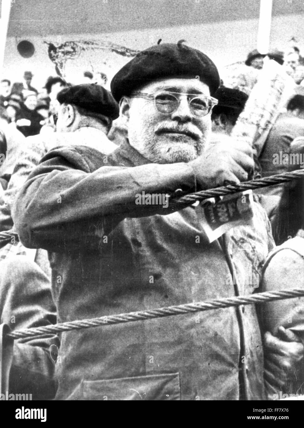 ERNEST HEMINGWAY /n(1899-1961). American writer Stock Photo - Alamy ERNEST HEMINGWAY /n(1899-1961). American writer Stock Photo - Alamy