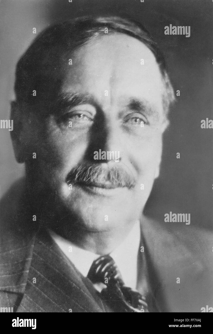 H. G. WELLS (1866-1946). /nEnglish writer Stock Photo - Alamy