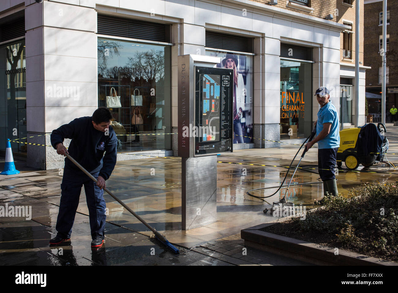 Rich and famous street london hi-res stock photography and images - Alamy