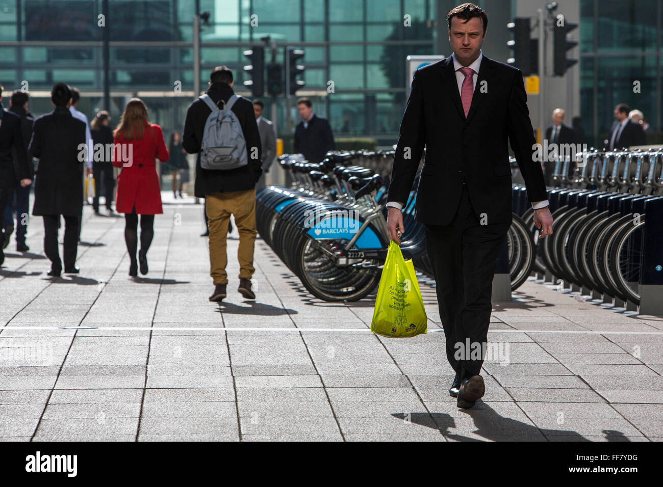 Wharf worker High Resolution Stock Photography and Images - Alamy