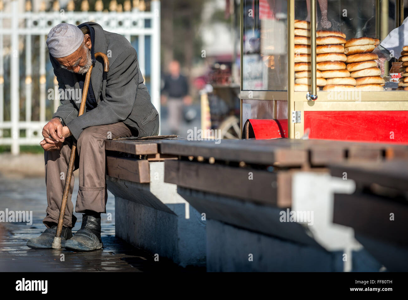 Lonely and sad hi-res stock photography and images - Alamy