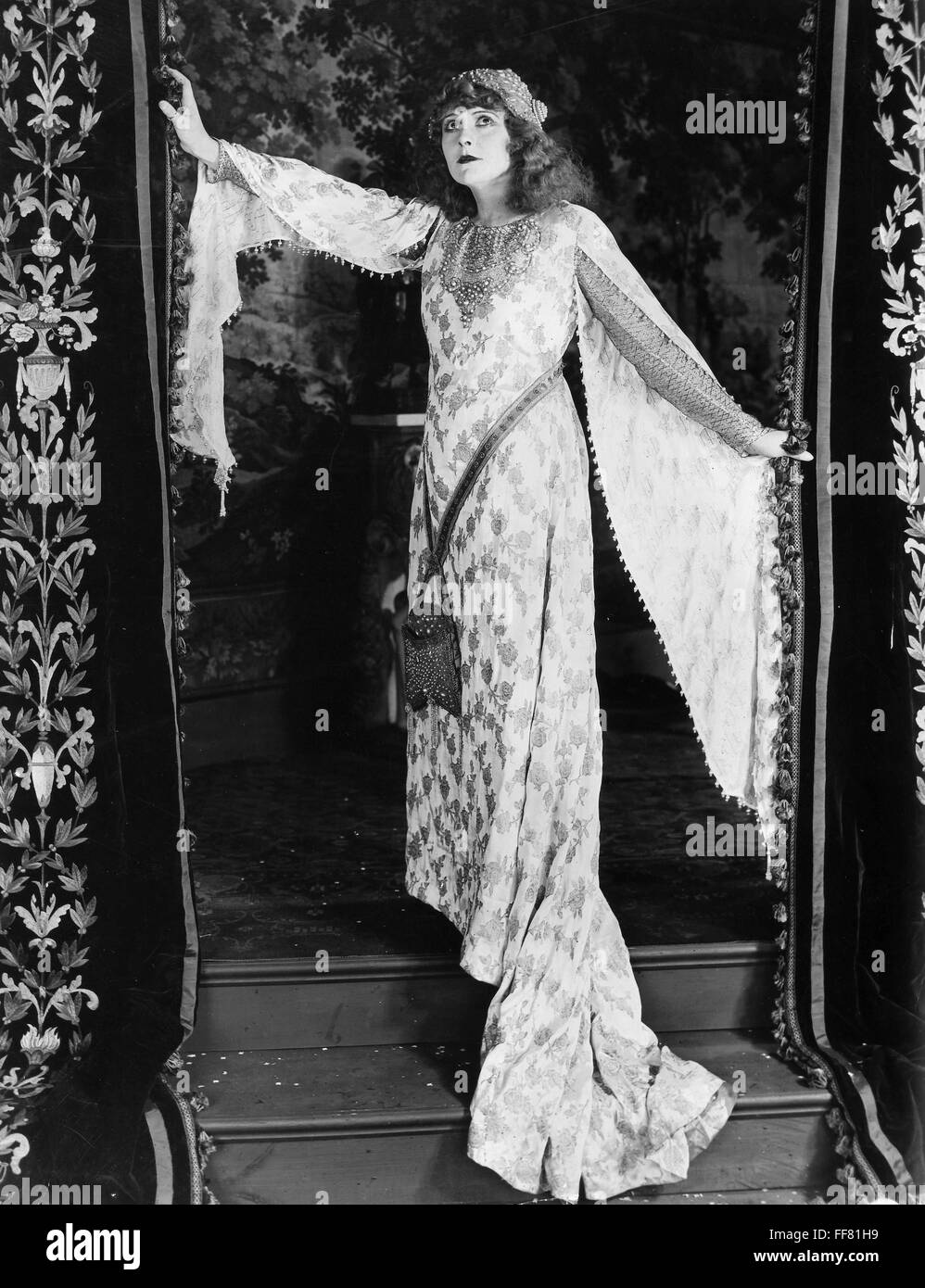 SILENT FILM STILL: WOMAN Stock Photo - Alamy
