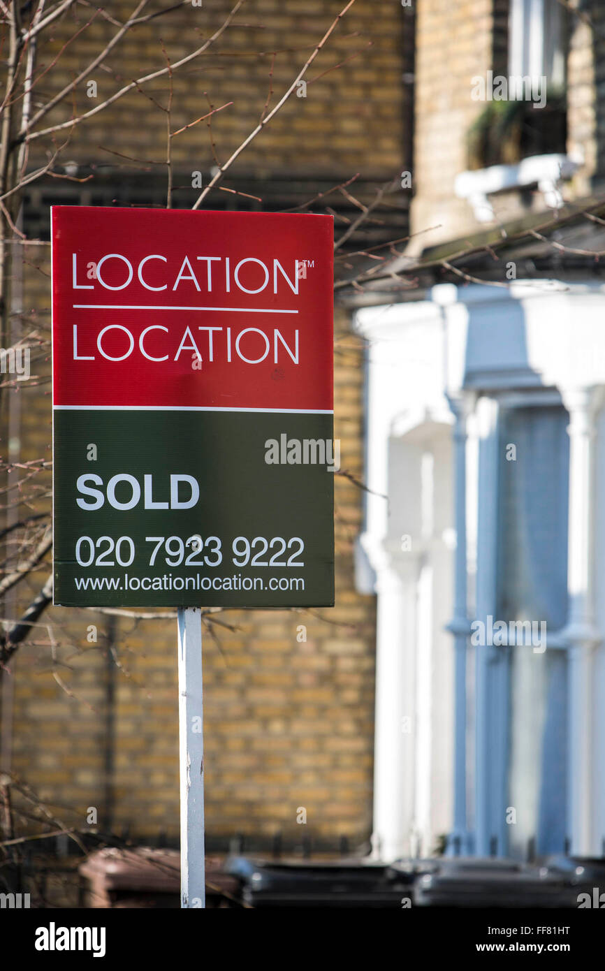 Property Sold Sign High Resolution Stock Photography and Images - Alamy