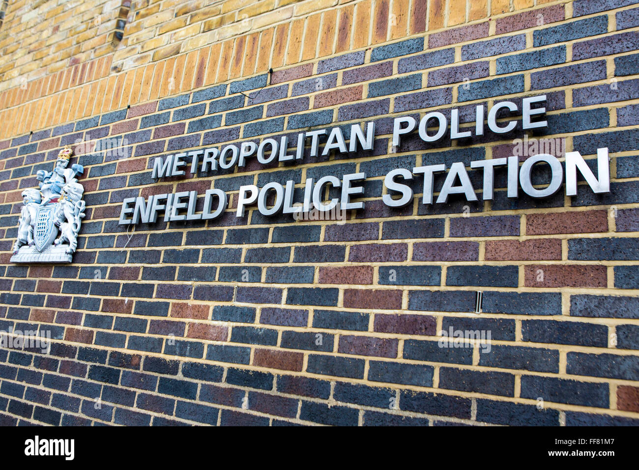 Police station sign hi-res stock photography and images - Alamy
