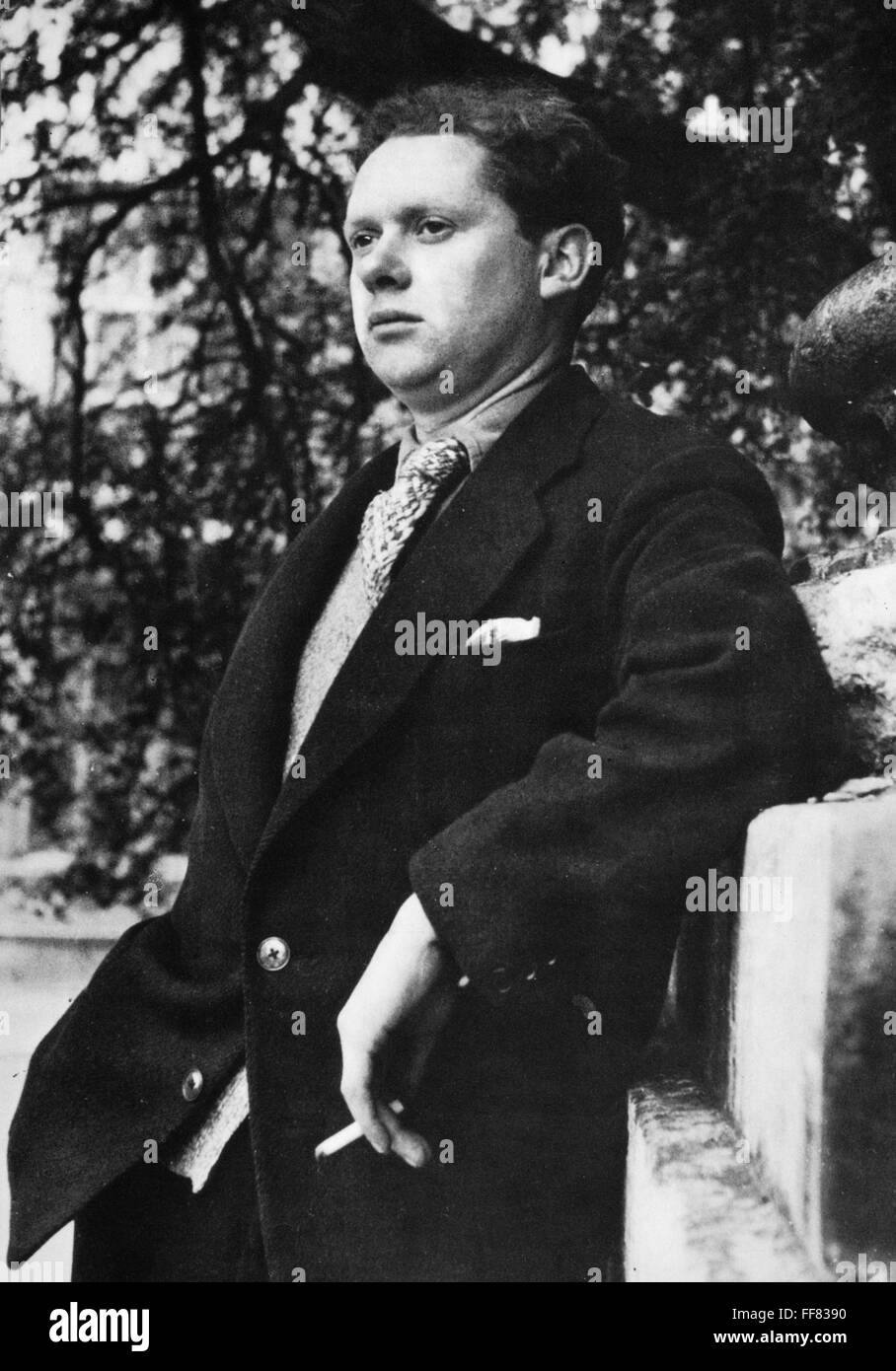 DYLAN THOMAS (1914-1953). /nWelsh poet. Photographed in 1946 Stock ...