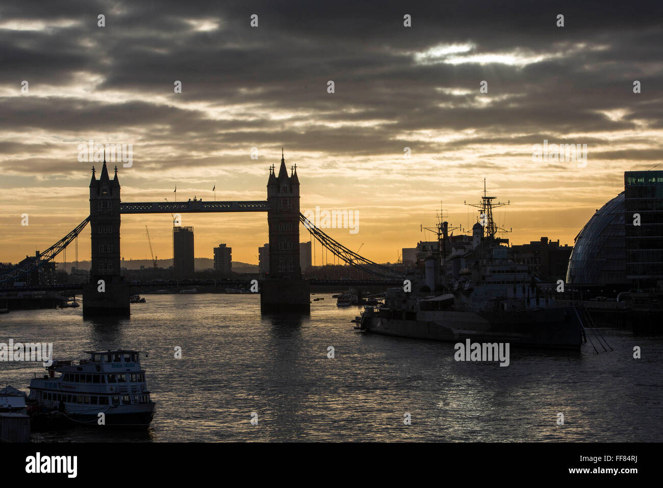 Crosses over tower bridge hi-res stock photography and images - Alamy