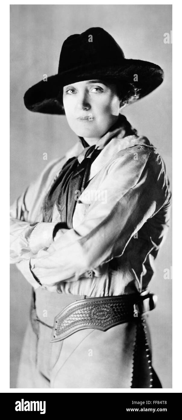 MARY ROBERTS RINEHART /n(1876-1958). American novelist and playwright ...