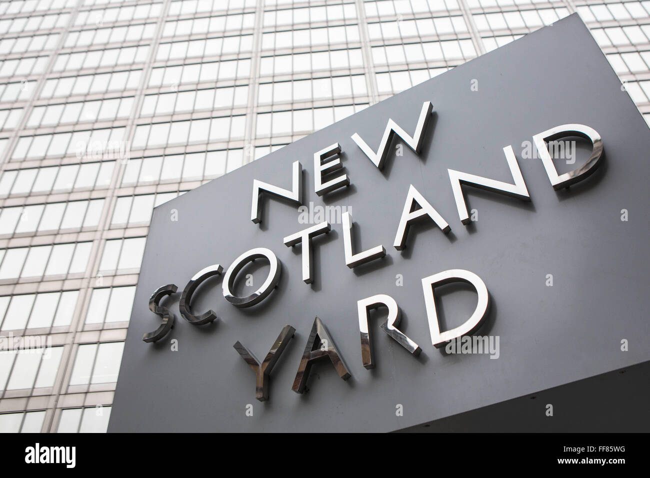 The New Scotland Yard sign and building, Headquarters of the ...