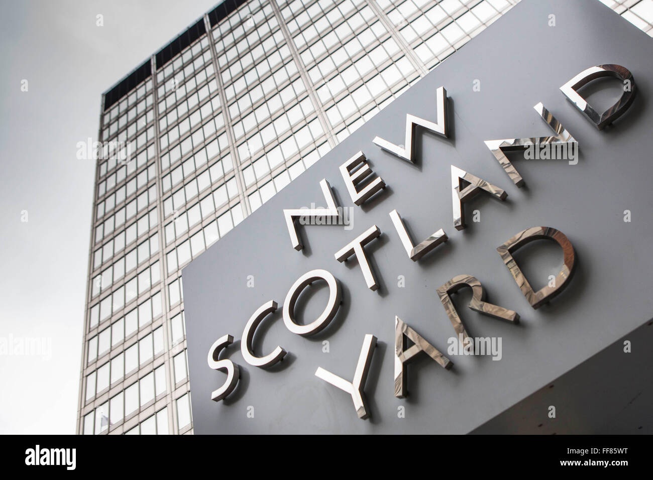 The New Scotland Yard sign and building, Headquarters of the ...