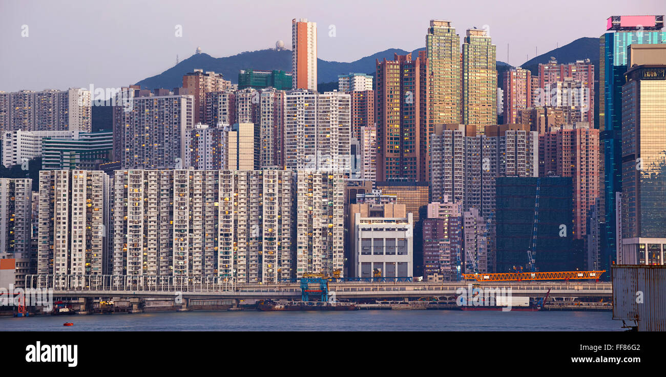Crowded building hi-res stock photography and images - Alamy