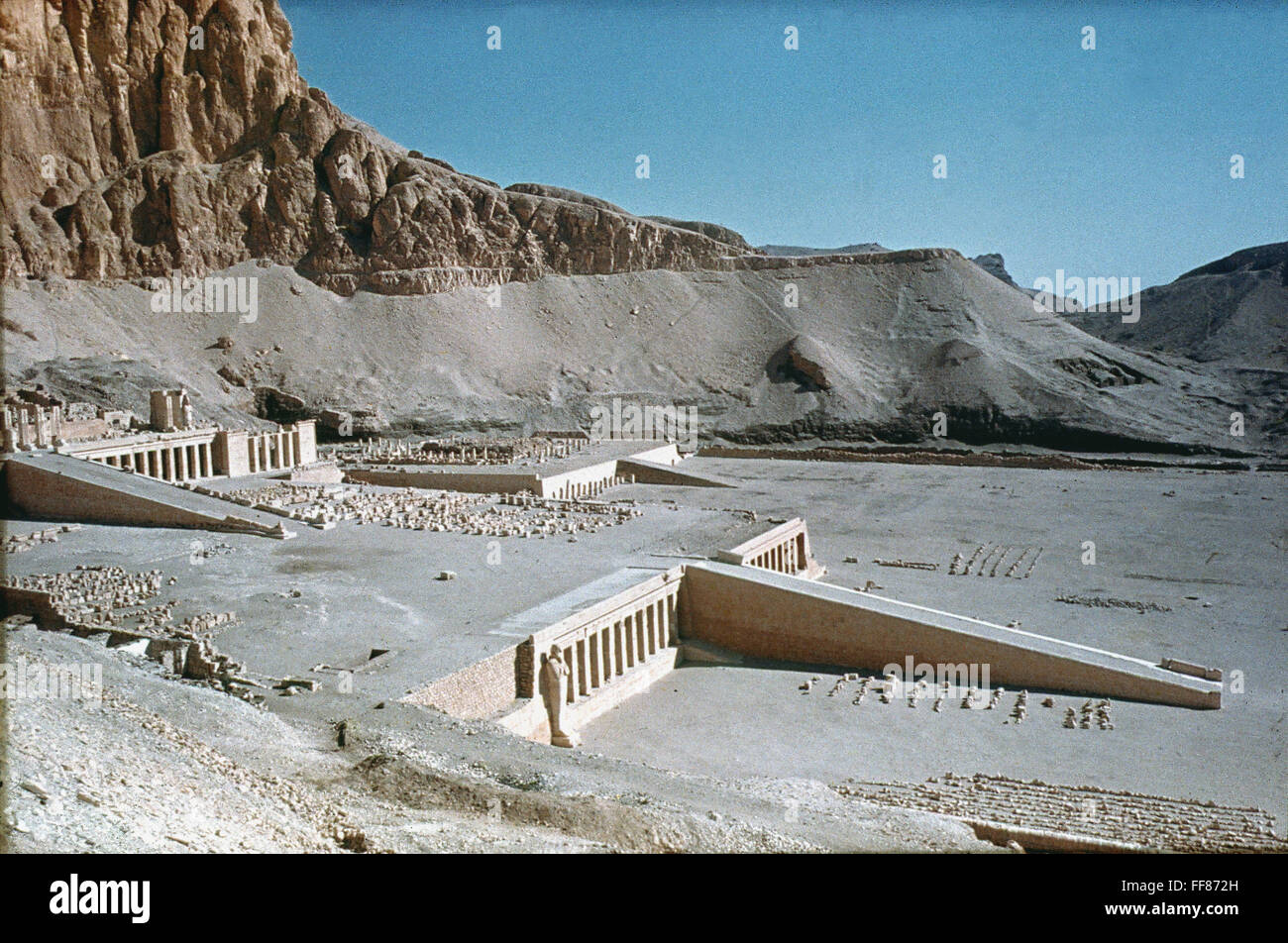 Hatshepsuts funerary temple High Resolution Stock Photography and ...