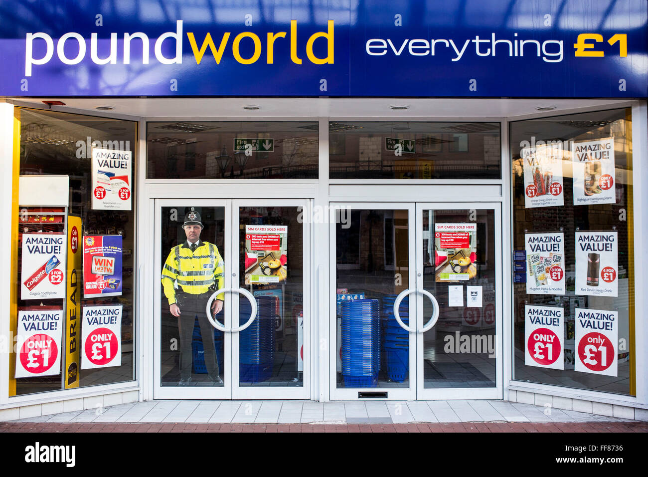 One Pound Shop High Resolution Stock Photography and Images - Alamy