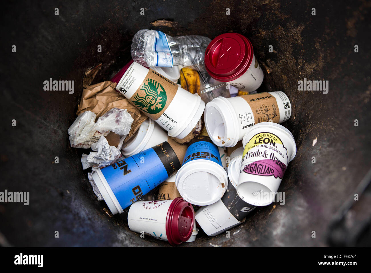 Starbucks rubbish hi-res stock photography and images - Alamy