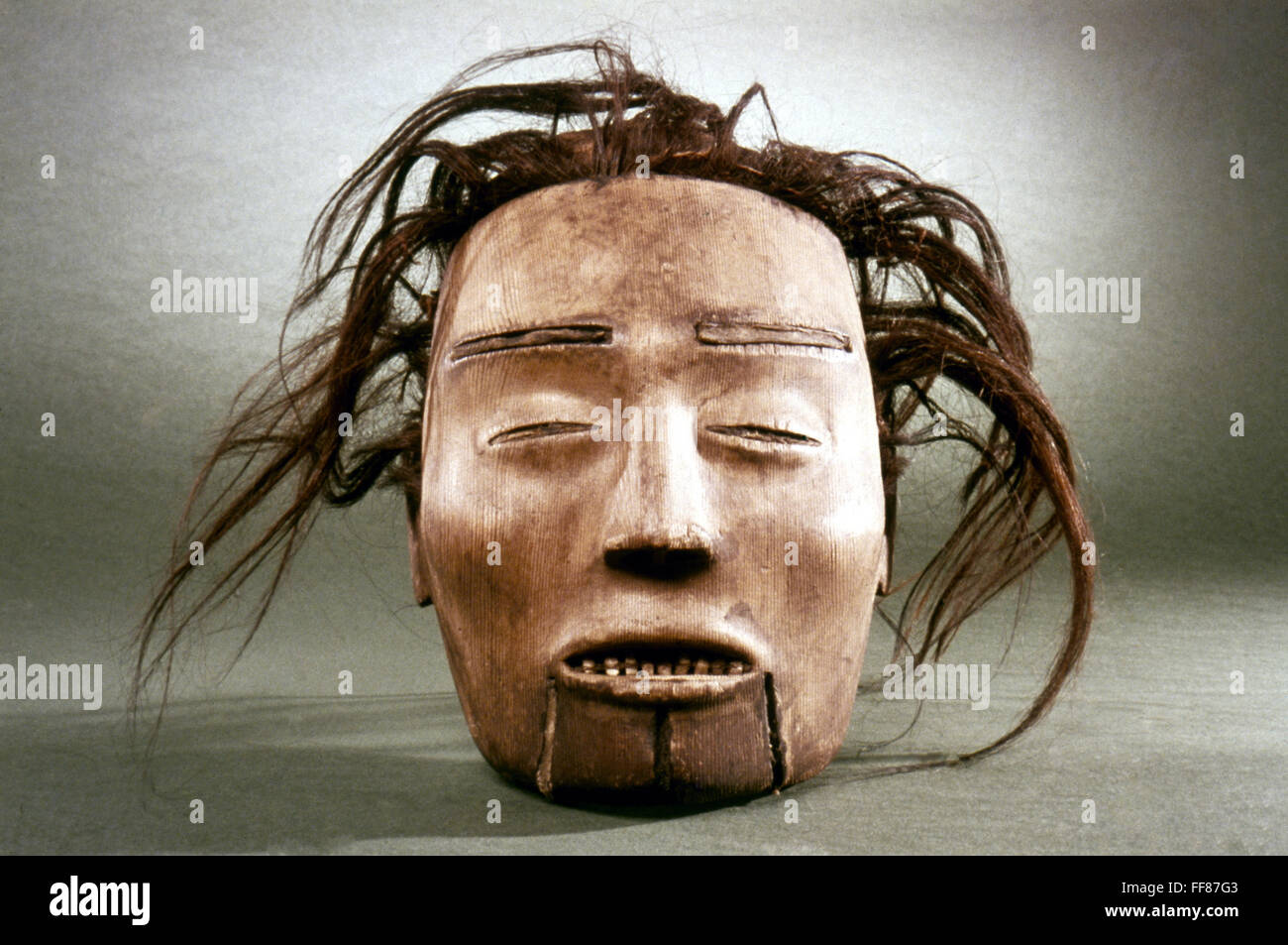 Native american pacific northwest mask hi-res stock photography and ...