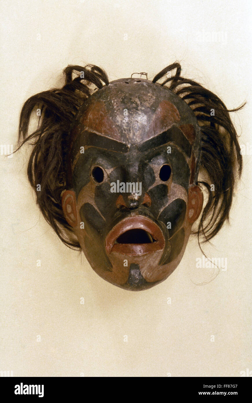 Native american pacific northwest mask hi-res stock photography and ...