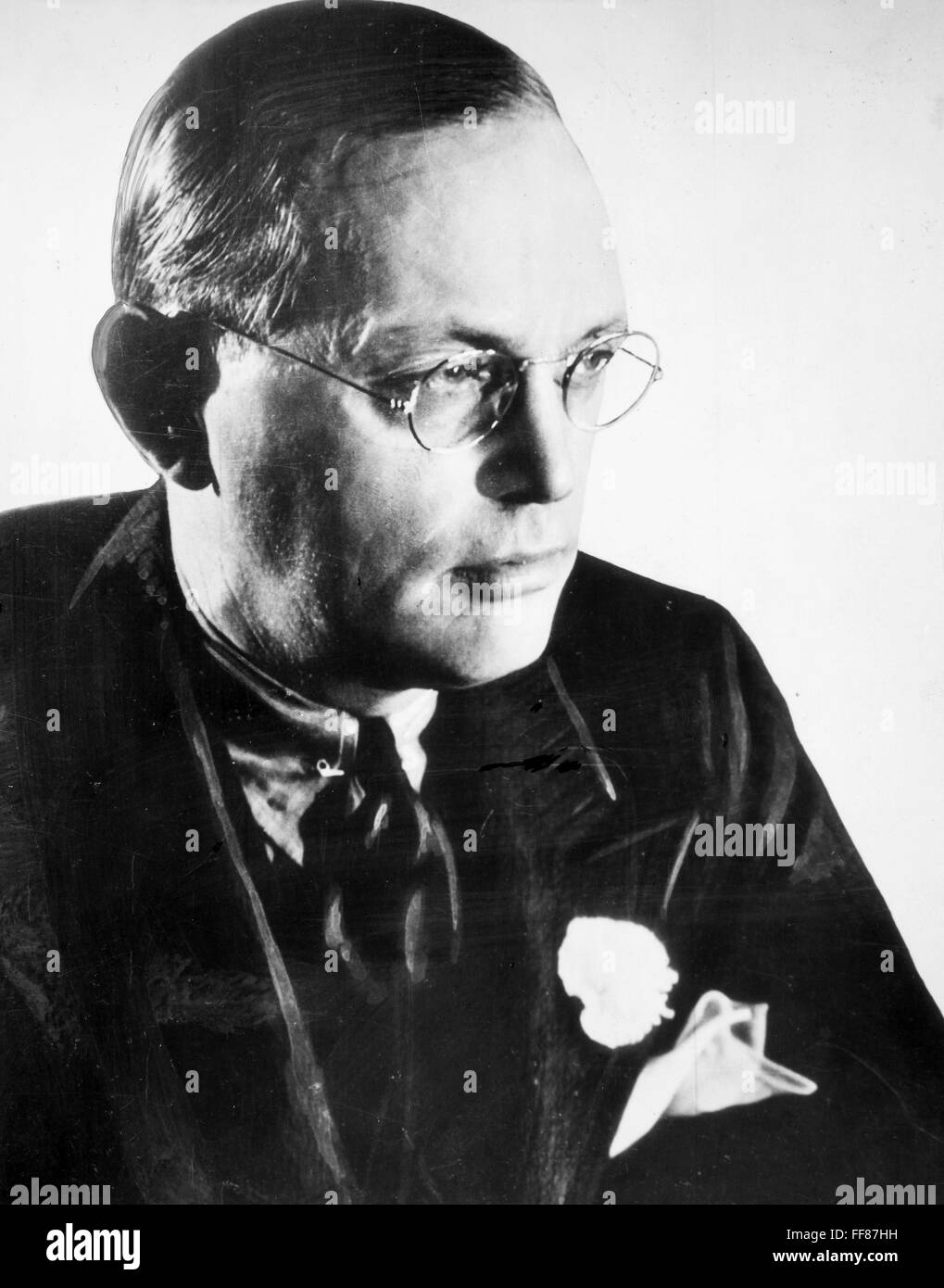 DAMON RUNYON (1880-1946). /nAmerican writer. Photograph, early 20th ...