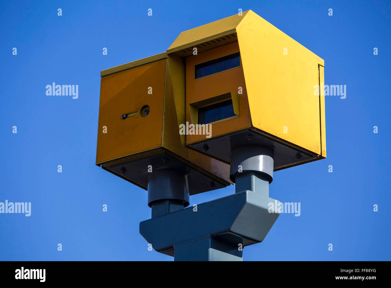 Double direction hi-res stock photography and images - Alamy