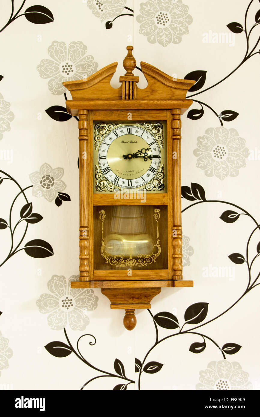 Old fashioned time piece hi-res stock photography and images - Alamy