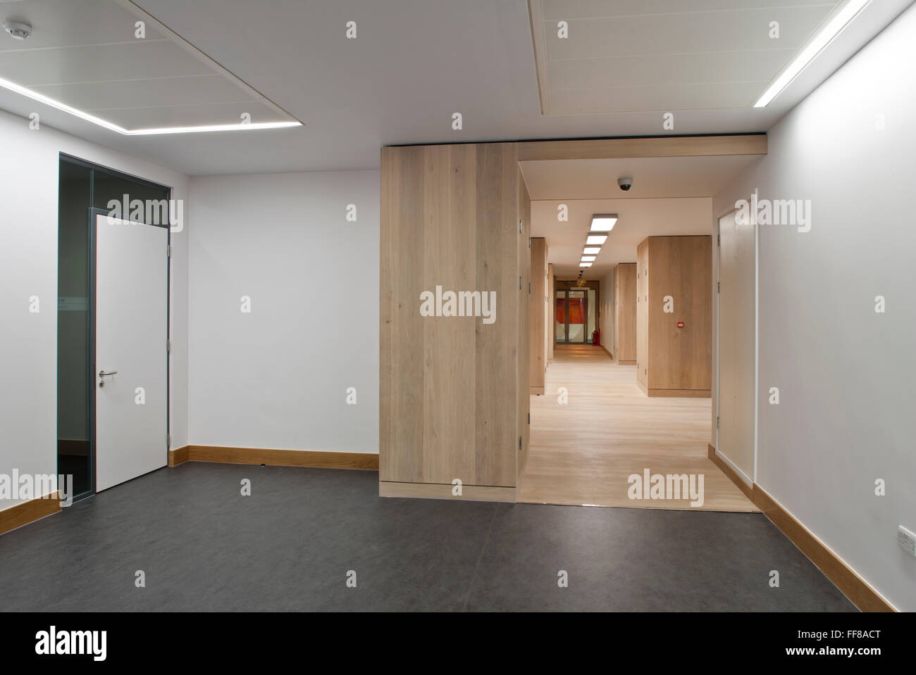 St george's hospital london hi-res stock photography and images - Alamy
