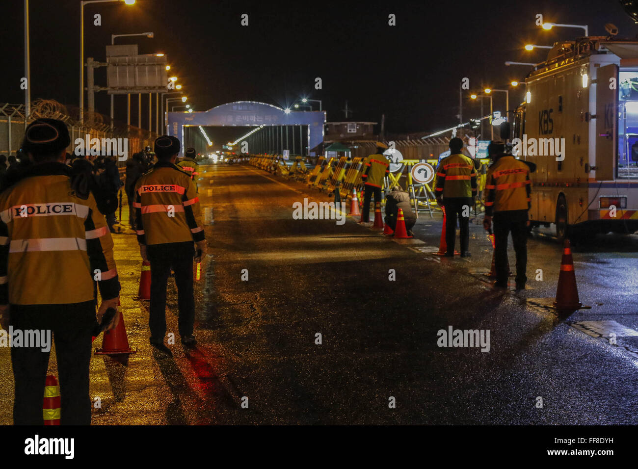 Kaesong industrial park hi-res stock photography and images - Alamy