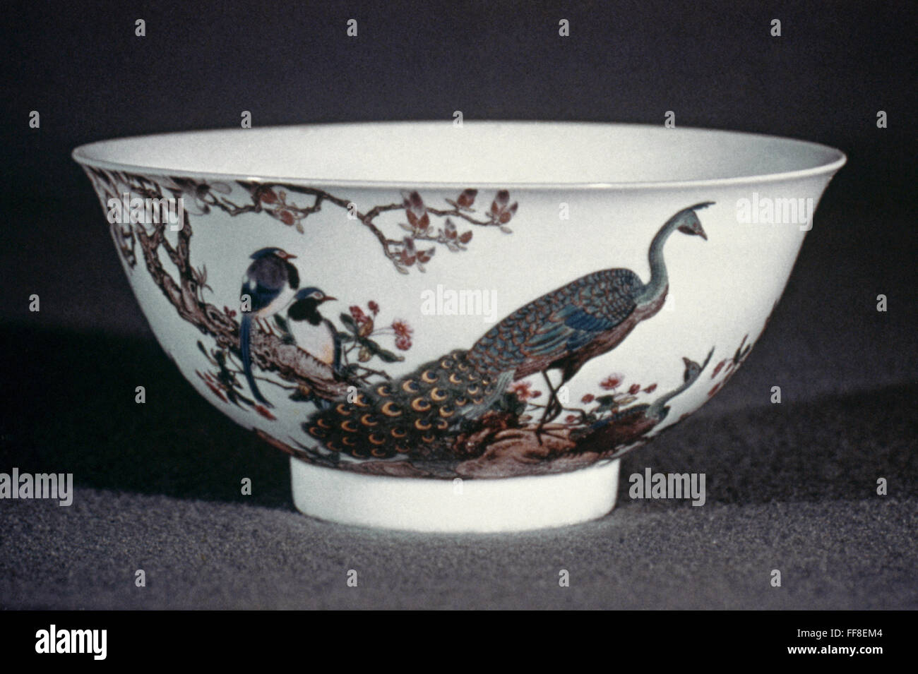 CHINA: PORCELAIN BOWL. /nWan, Yung-cheng ware, Ch'ing Stock Photo - Alamy