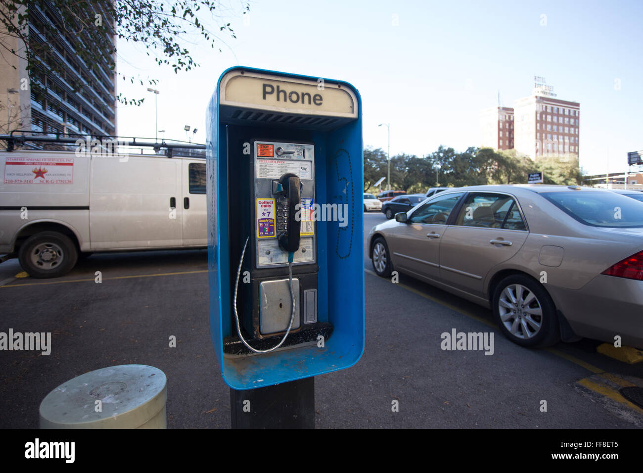old public phone booth texas Stock Photo - Alamy