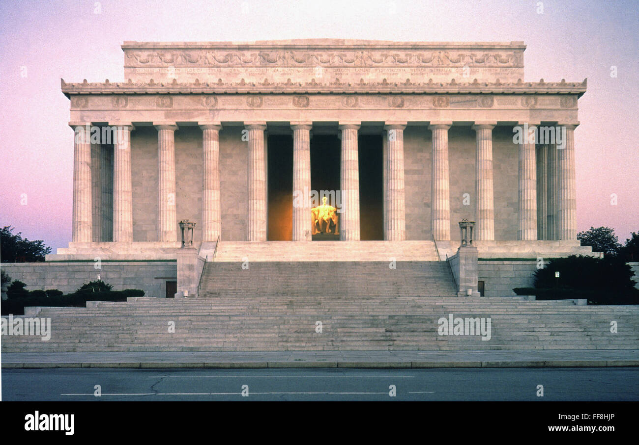 LINCOLN MEMORIAL, D.C. /nFront view of the Lincoln Memorial, Washington ...