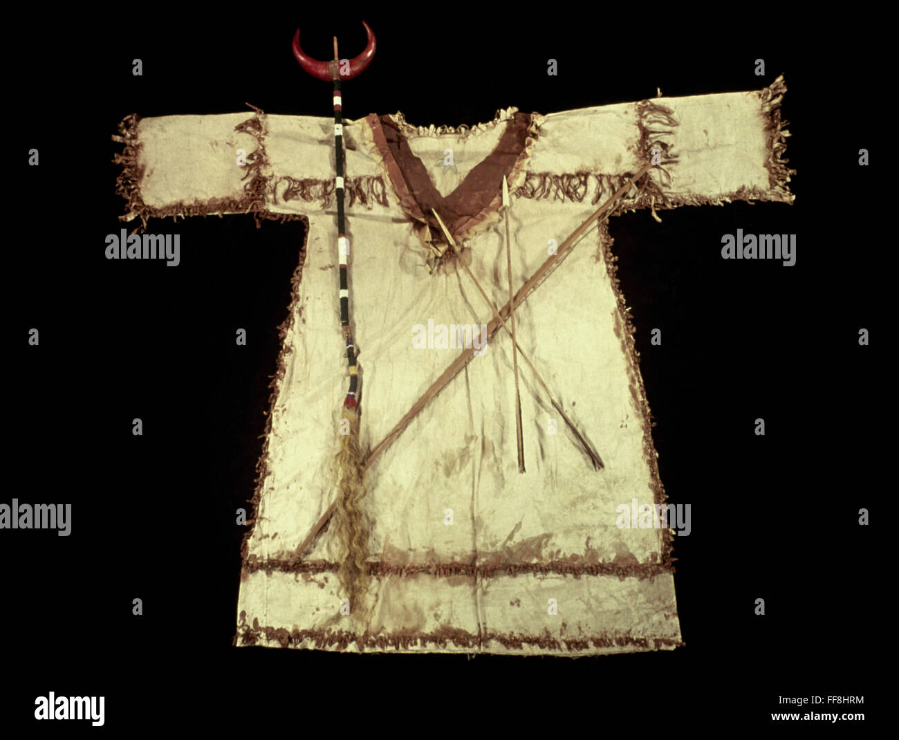NATIVE AMERICAN GHOST DANCE /nartifacts Stock Photo - Alamy