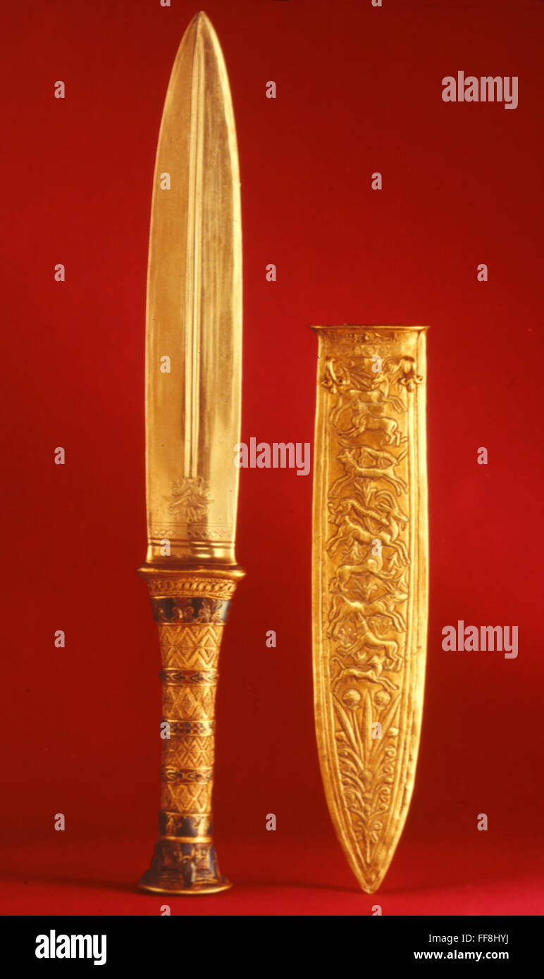 TUT: GOLD DAGGER, 1342 B.C. /nGold dagger with sheath from Tomb of ...