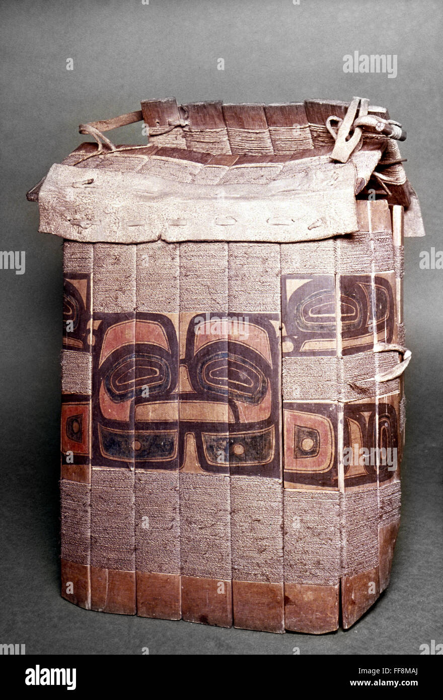 PACIFIC NORTHWEST NATIVE AMERICANS: /nwood armor Stock Photo - Alamy
