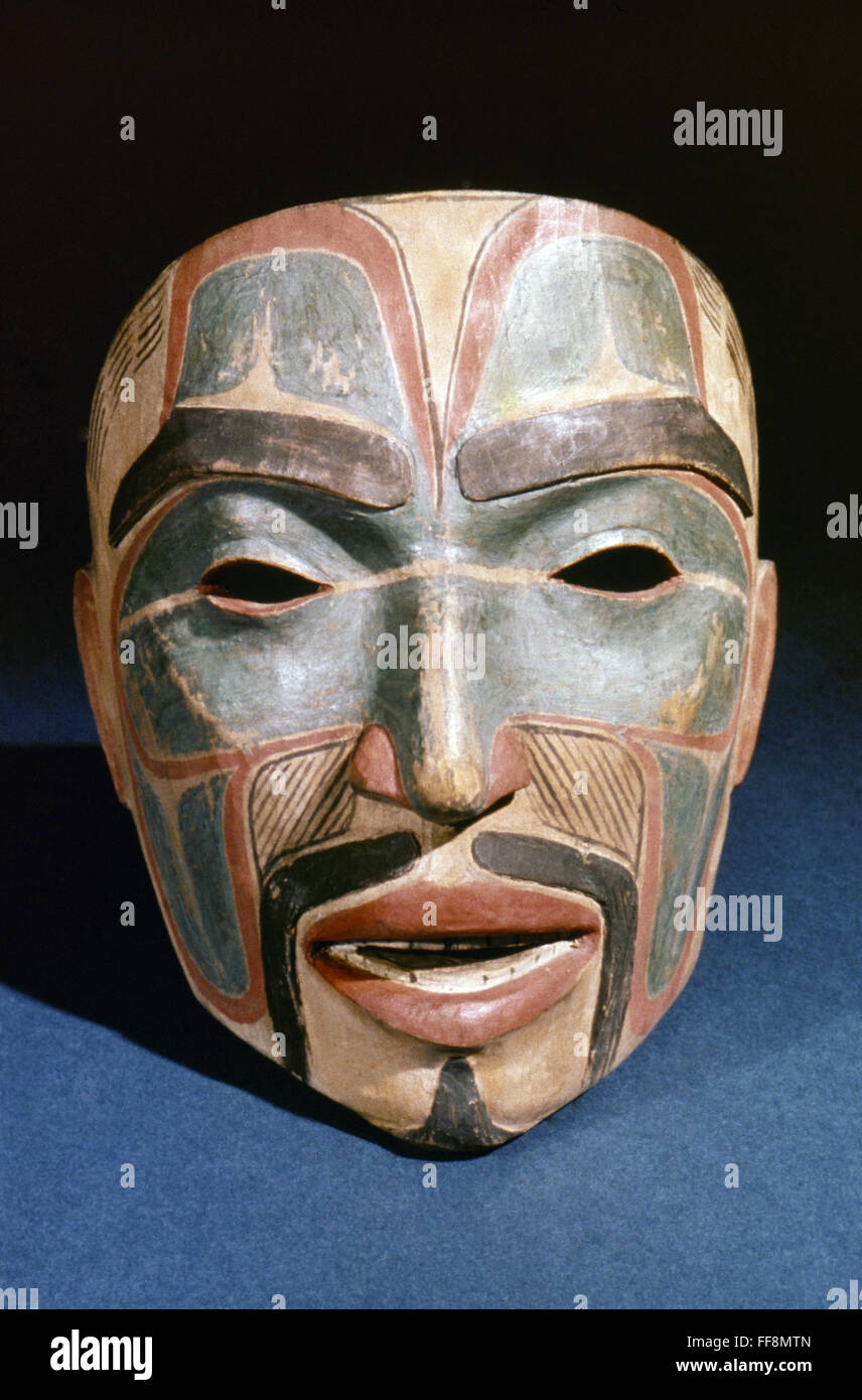 PACIFIC NW NATIVE AMERICAN ART: /nTsimshian wooden mask Stock Photo - Alamy
