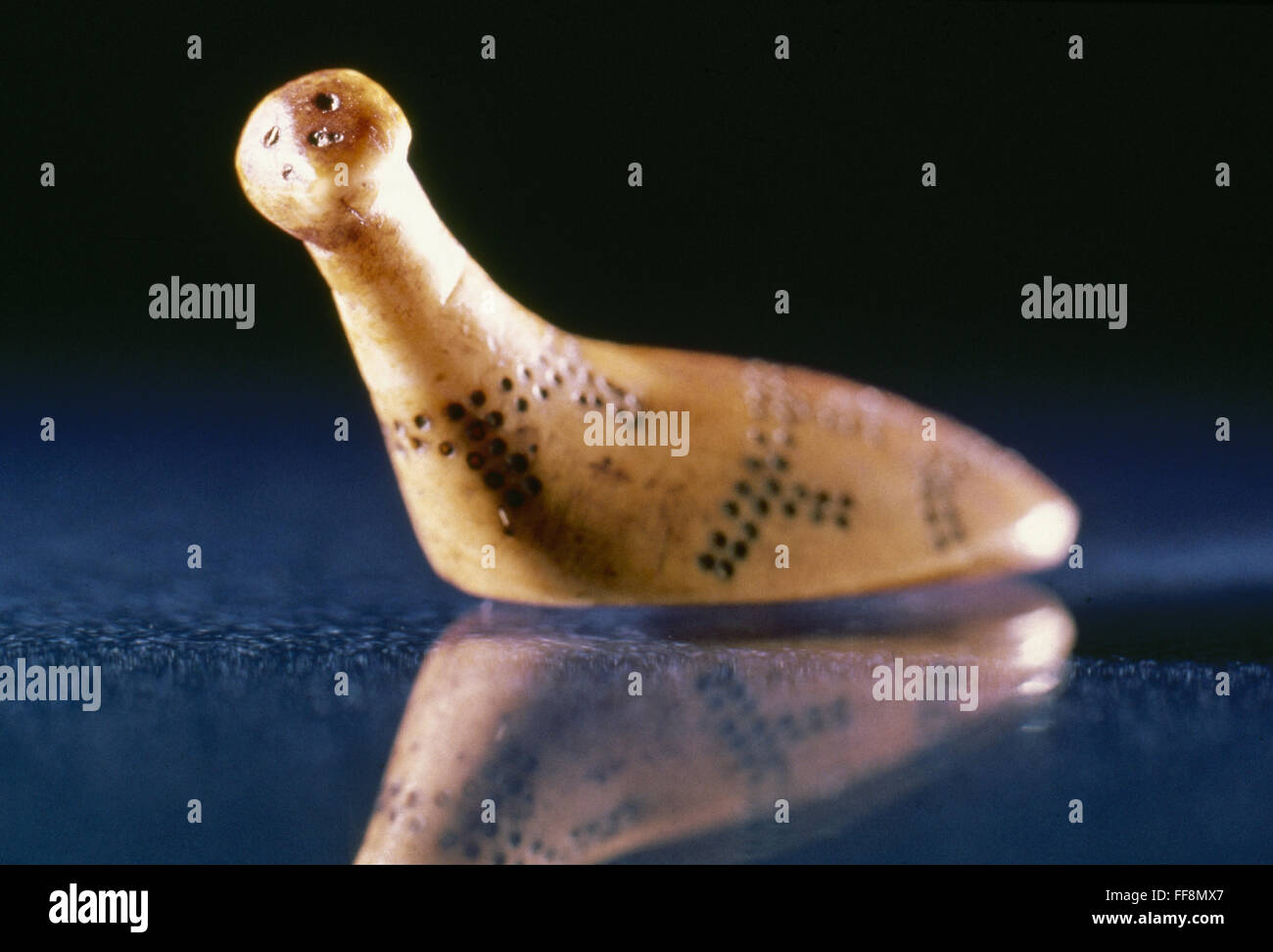 NATIVE AMERICAN/INUIT CARVING. /nThule culture Inuit ivory bird-shaped ...
