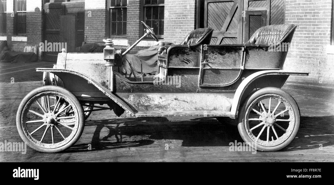 FIRST MODEL T FORD/ndriven away from Ford's Piquette Avenue plant in ...
