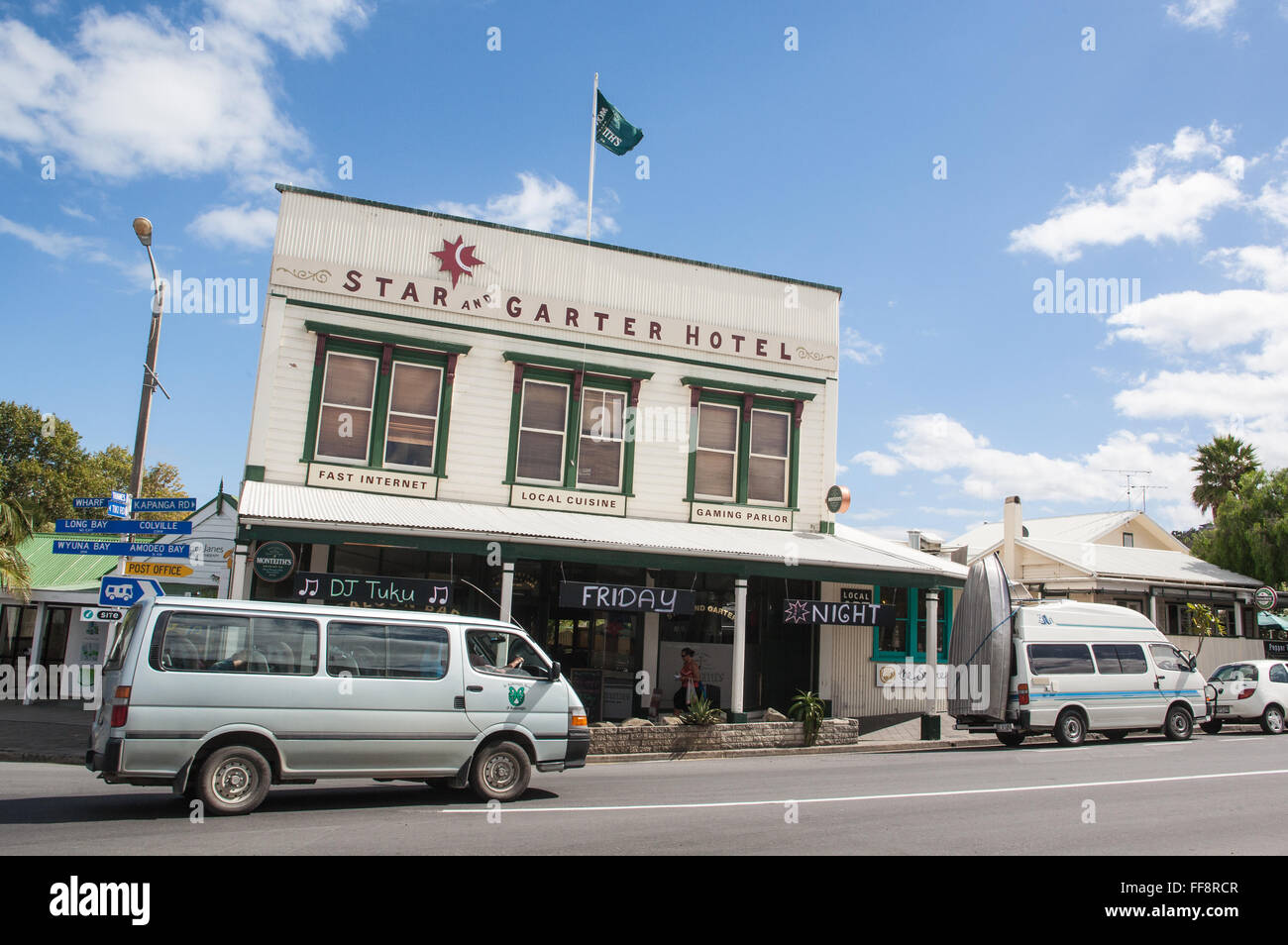 Campervans and Star and Garter Hotel pub,bar,in Coromandel Town ...