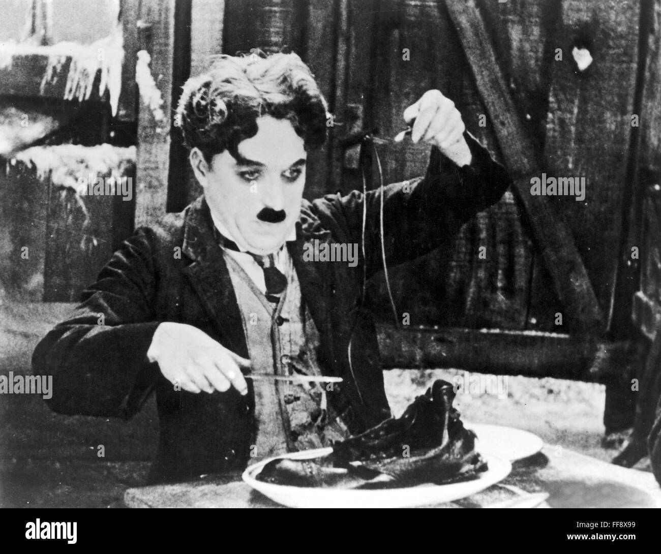 CHAPLIN: THE GOLD RUSH./nCharlie Chaplin in a scene from 'The Gold Rush ...