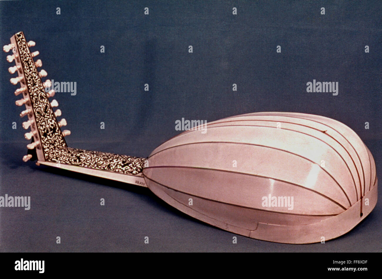 LUTE, 17th CENTURY. /nIvory Eleven Course lute. Italian, early 17th ...