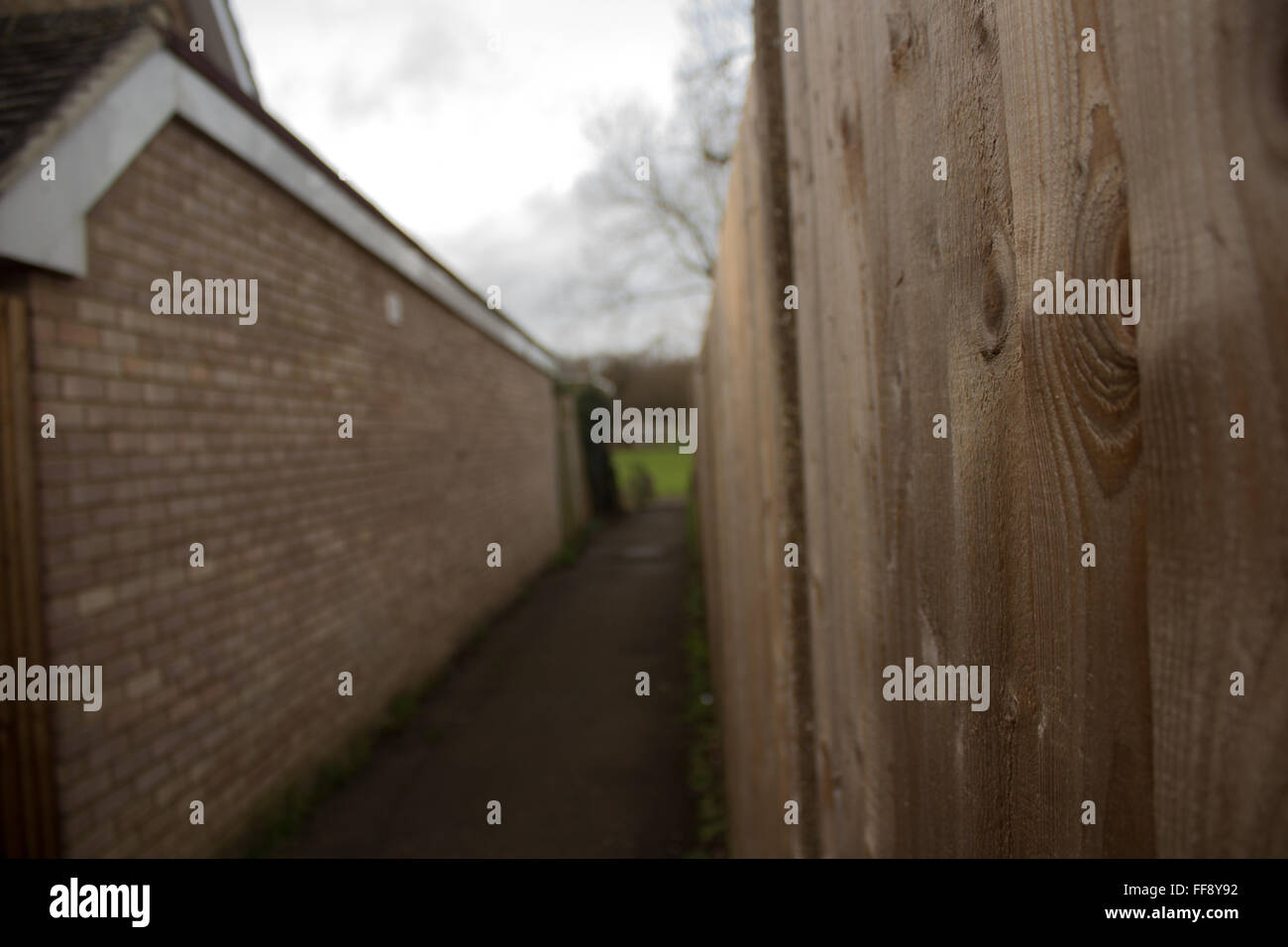 Alleyway curve hi-res stock photography and images - Alamy