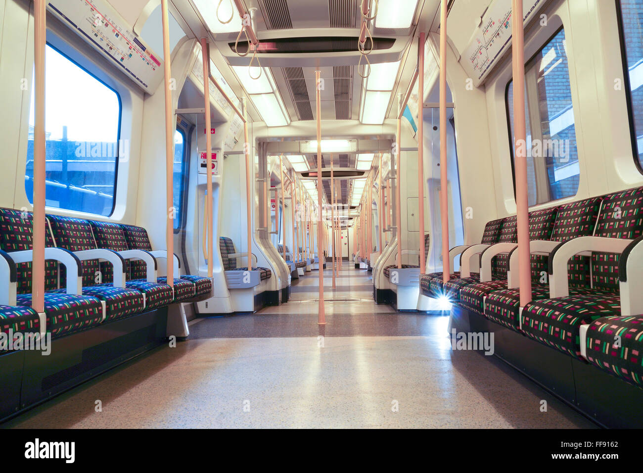 Empty london underground carriage hi-res stock photography and images ...