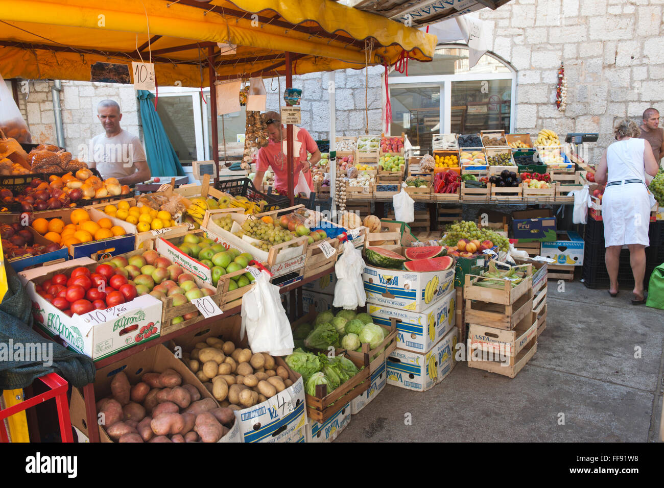 Markt in der altstadt hi-res stock photography and images - Alamy
