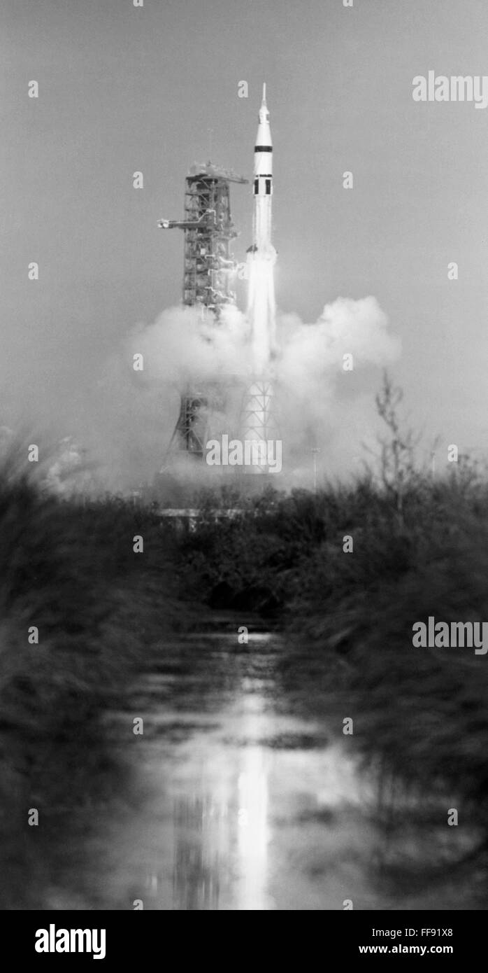 SPACE: SKYLAB 4 LAUNCH. /nRocket liftoff of the Skylab 4/Saturn IB ...