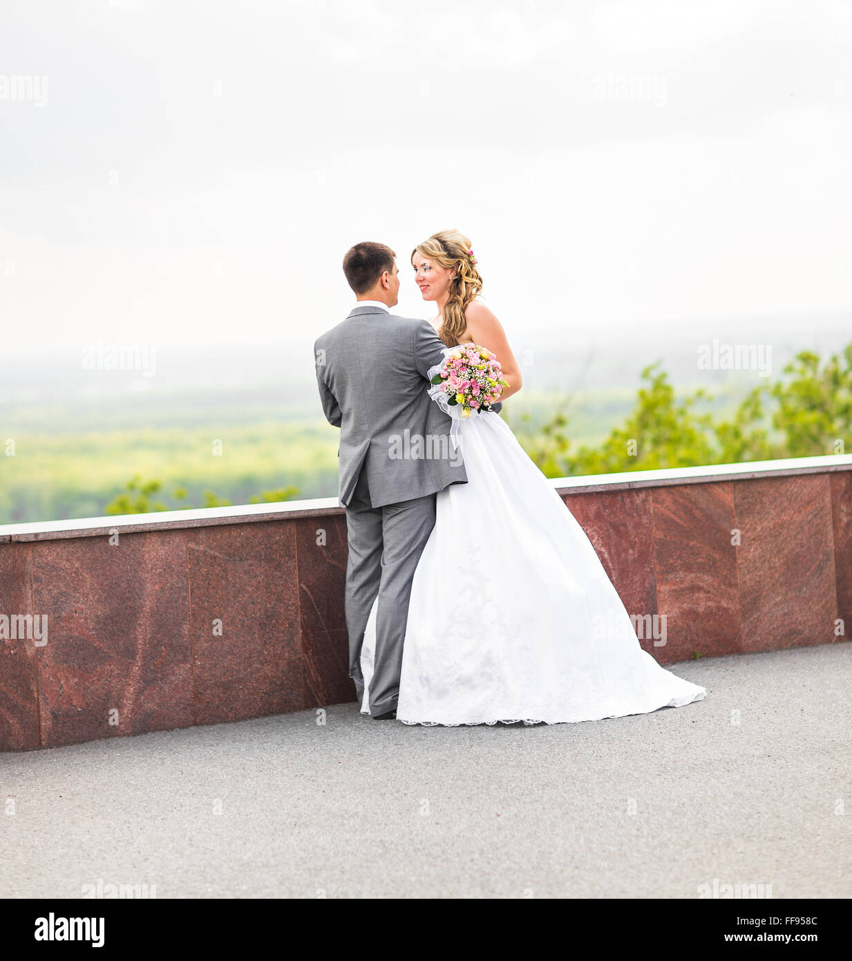 Bride and groom Stock Photo - Alamy