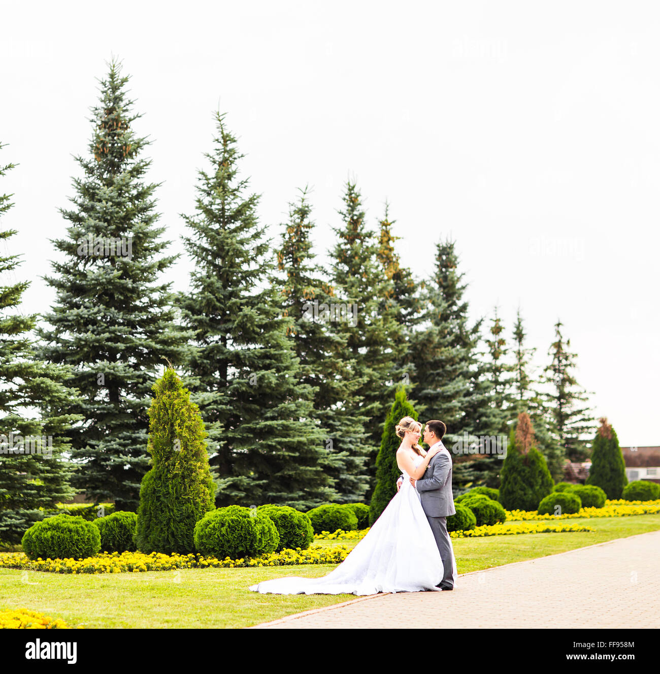 Bride and groom Stock Photo - Alamy